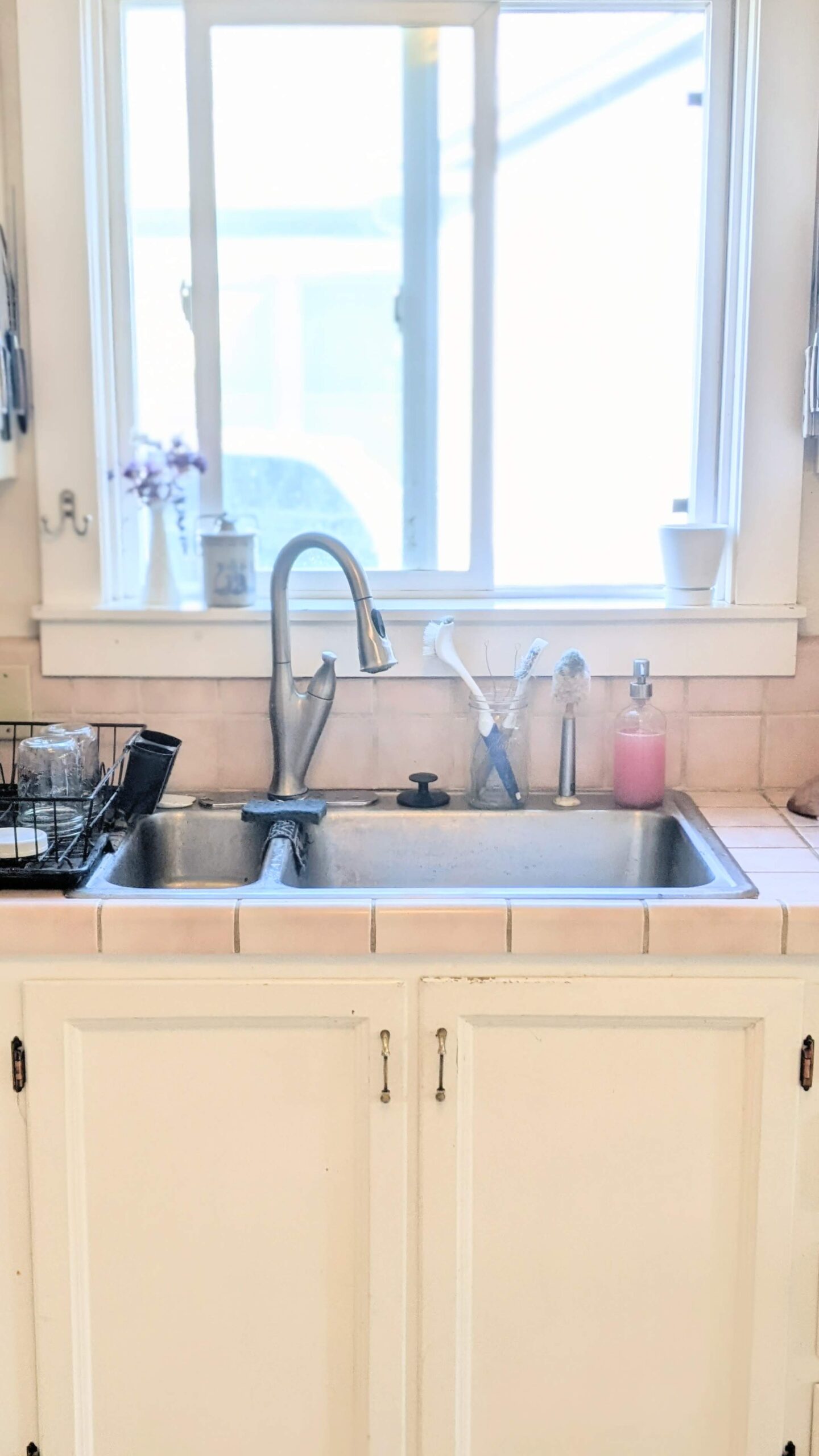 How to Keep Your Kitchen Clean - Embracing The Home