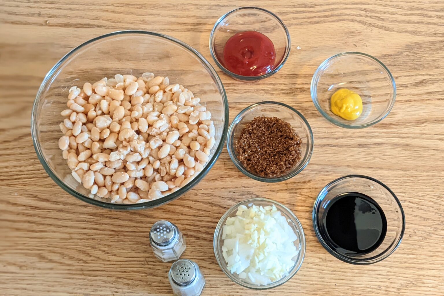 How to Make Vegan Baked Beans in Cast Iron - Embracing The Home